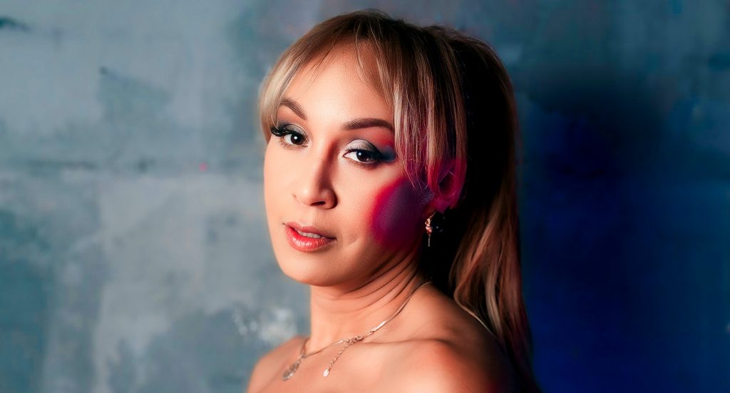 Mery EMe estrena su nuevo éxito «Quién Cura» del Álbum «Mil Amores ...